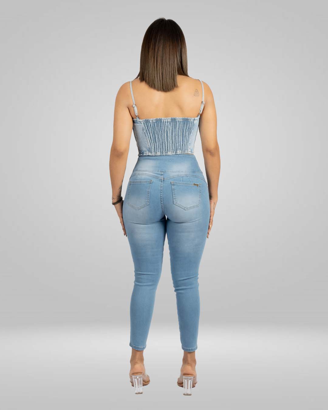 Jean pretina cruzada – Curvy Perú | ¡Haz Realidad tu mejor versión!